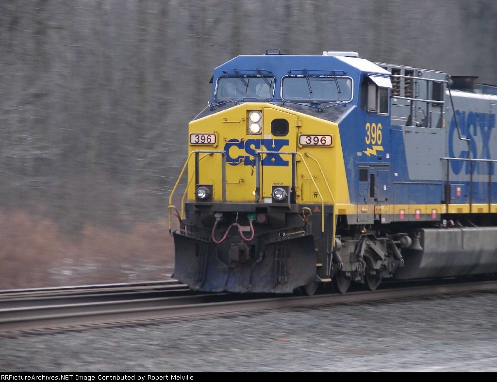 CSX 396 panned action shot near MP 379